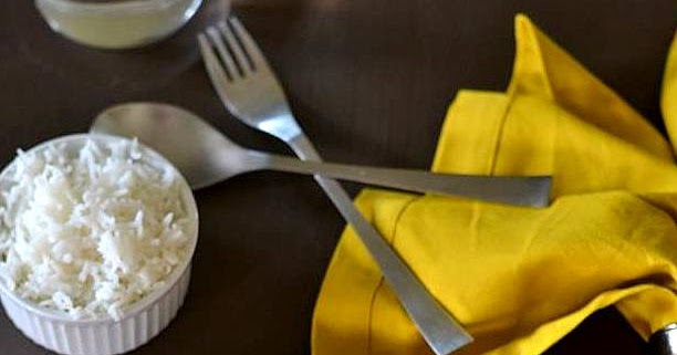 Mix and Stir: Methi Machi ( Fish Curry flavored with Dry Fenugreek seeds )